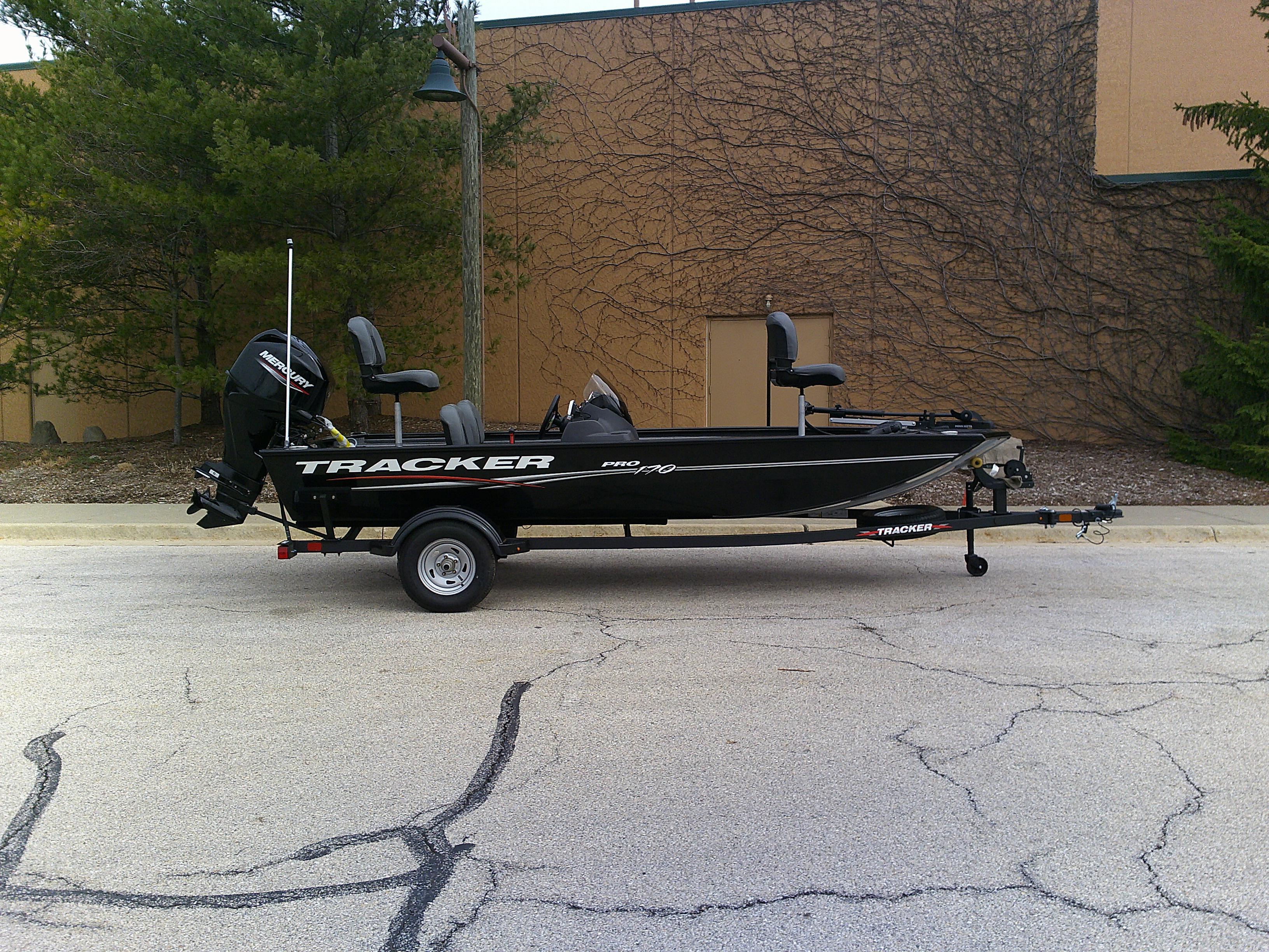 2025 TRACKER PRO 170 | Bass Pro Shops